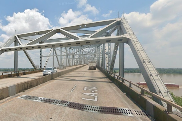 New Traffic Flow on LA 70 Near Sunshine Bridge as Construction