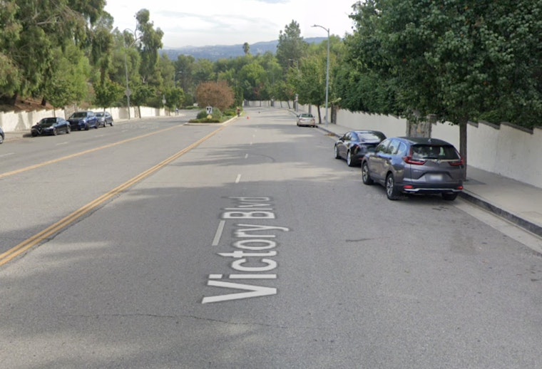 Rapid Response Curbs Kenneth Fire in Woodland Hills as LAFD Orders