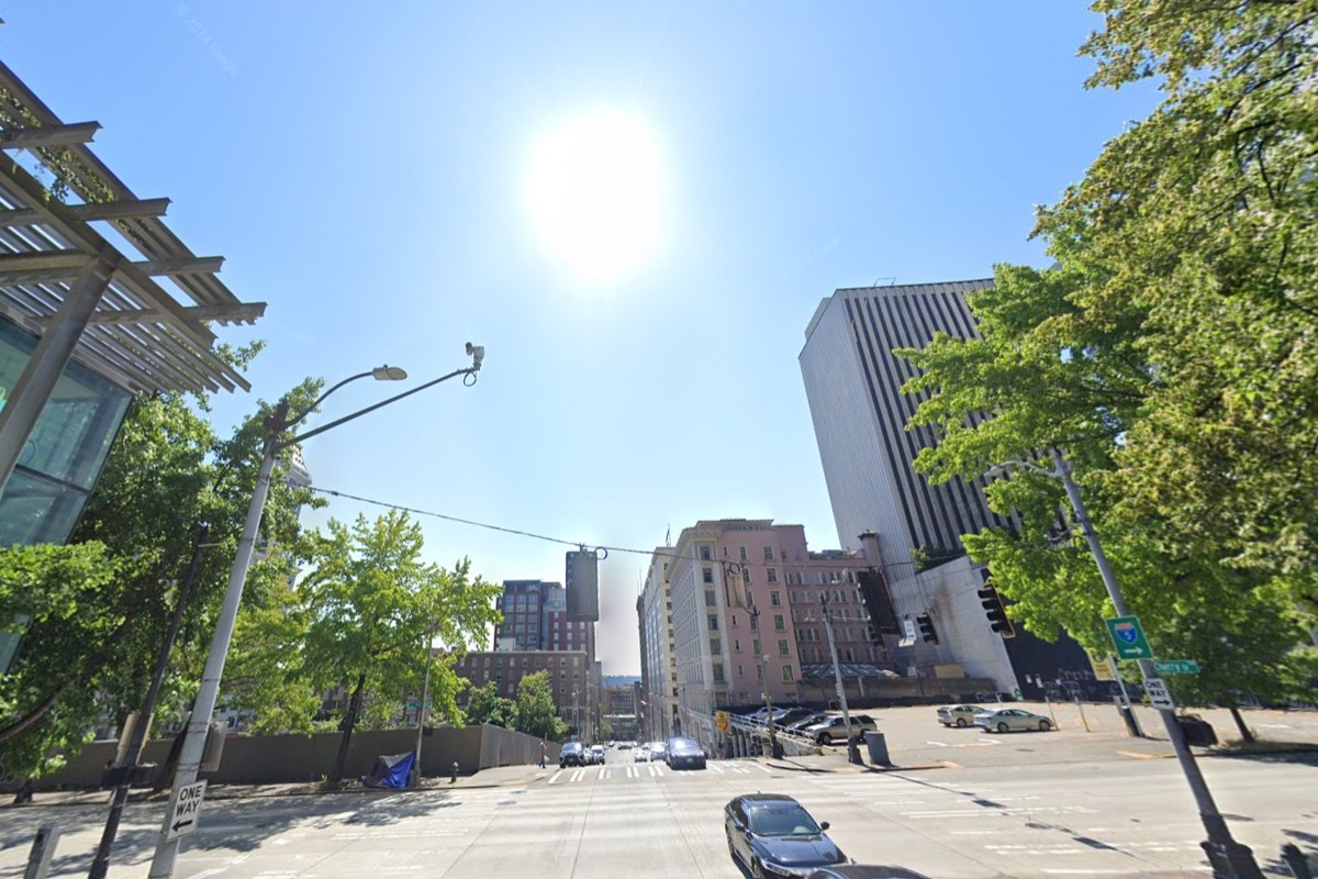 Seattle Braces for Sunny Days Before Expected Rain-Snow Mix Later in