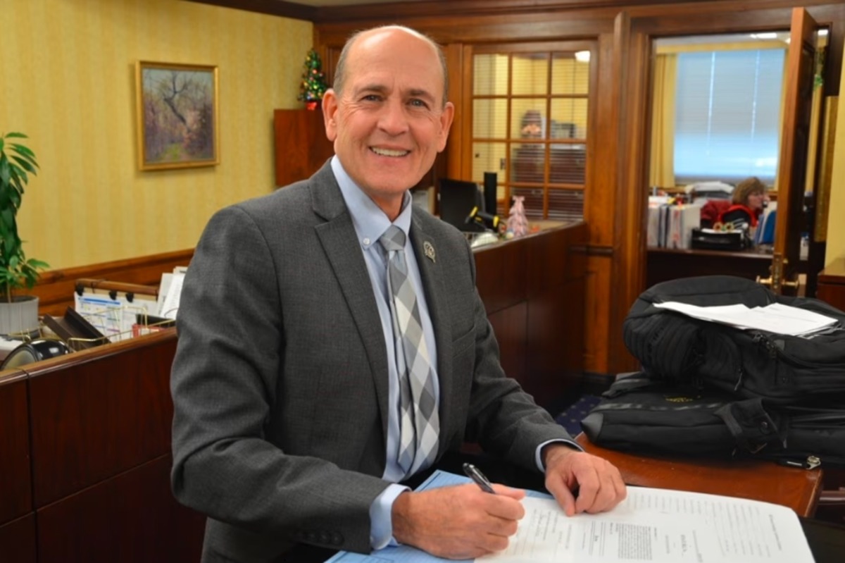 Sen. Gary Byrne of Byrneville Reproposes Legislation to Boost Indiana