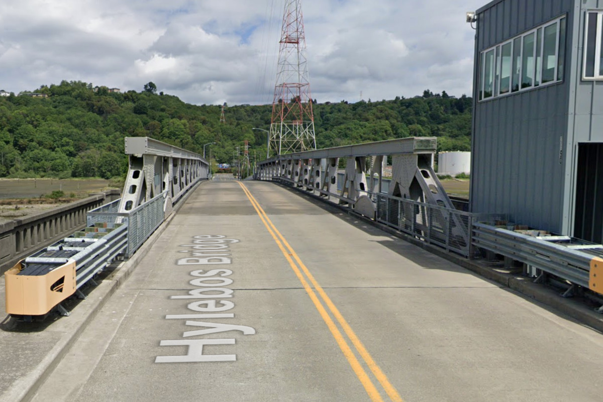 Tacoma's Hylebos Bridge Closed to Traffic Amid Cold Weather Troubles