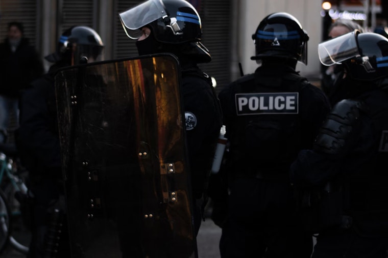 Armed Suspect in Custody After Standoff with Las Vegas SWAT Near the