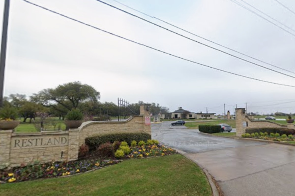 Dallas Funeral Home Worker Dies After Being Pinned by Burial Vault in