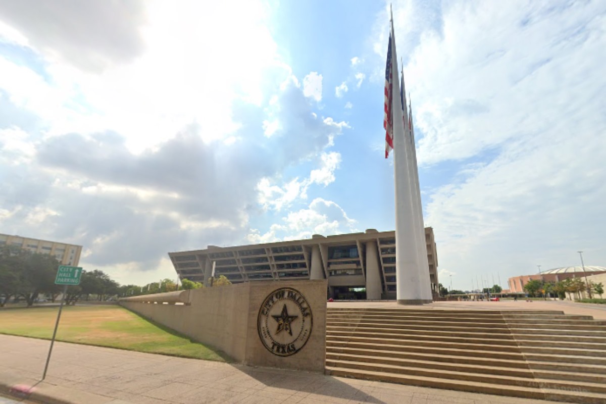 Dallas Salutes 250 Years of Naval Service with Commemorative City Hall