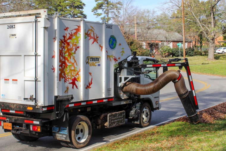 Hickory's Curbside Leaf Collection Begins Nov. 10, City Readies for