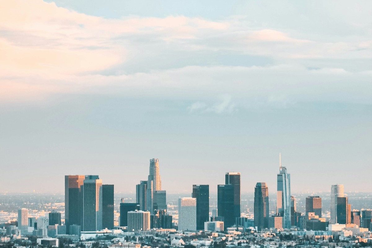 Los Angeles Welcomes Sunny Skies and Mild Temperatures for an Idyllic