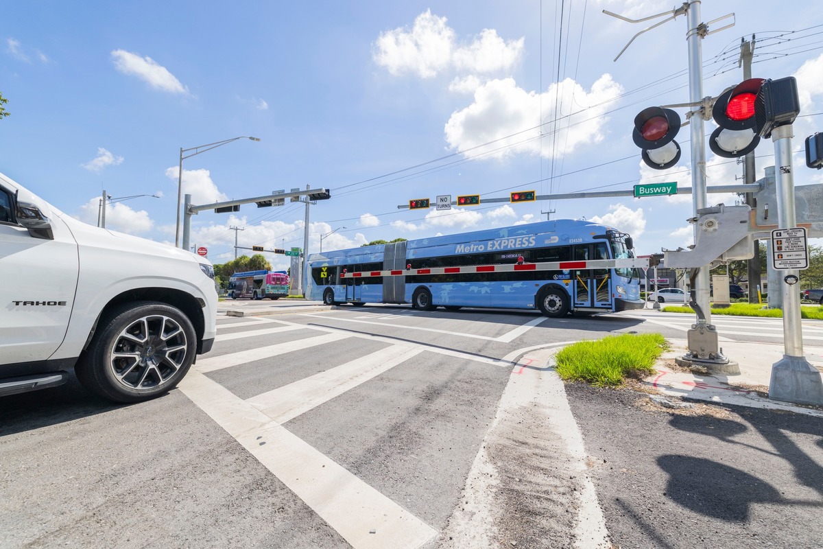 Miami-Dade Launches Metro Express BRT, Connecting Dadeland to Florida