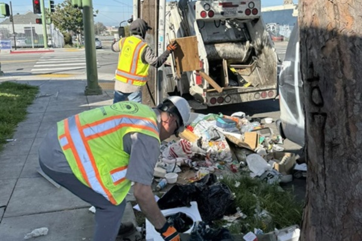 Oakland Intensifies Fight Against Illegal Dumping with Daily Cleanup