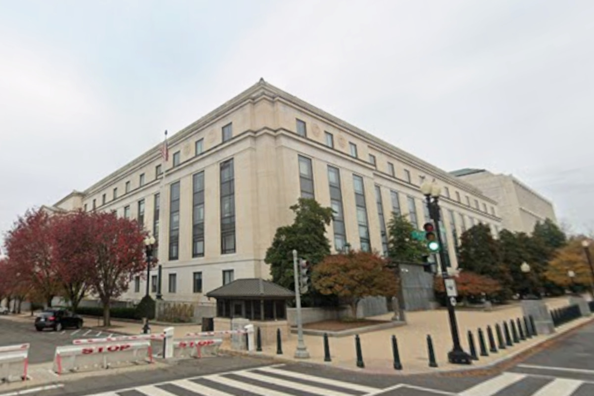 Oregon Senators Wyden and Merkley Champion Fight to Save SNAP Benefits