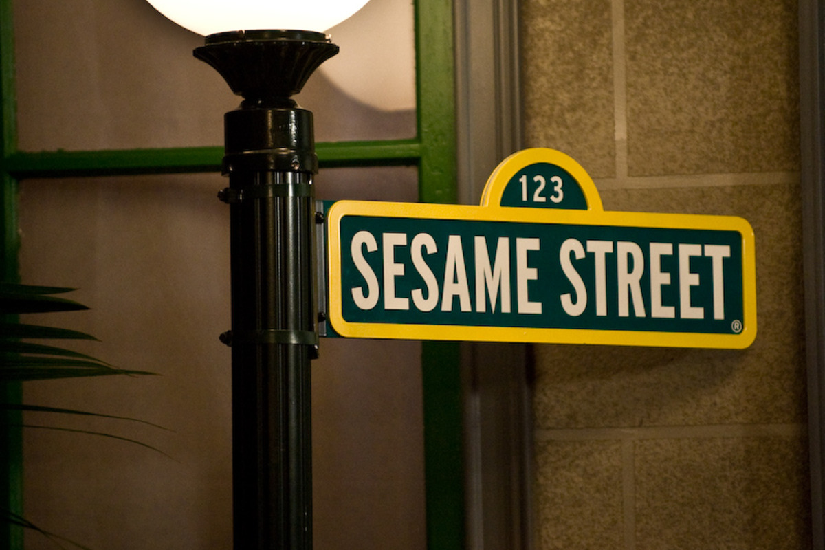 Phoenix Libraries Celebrate Sesame Street Week with Educational Fun