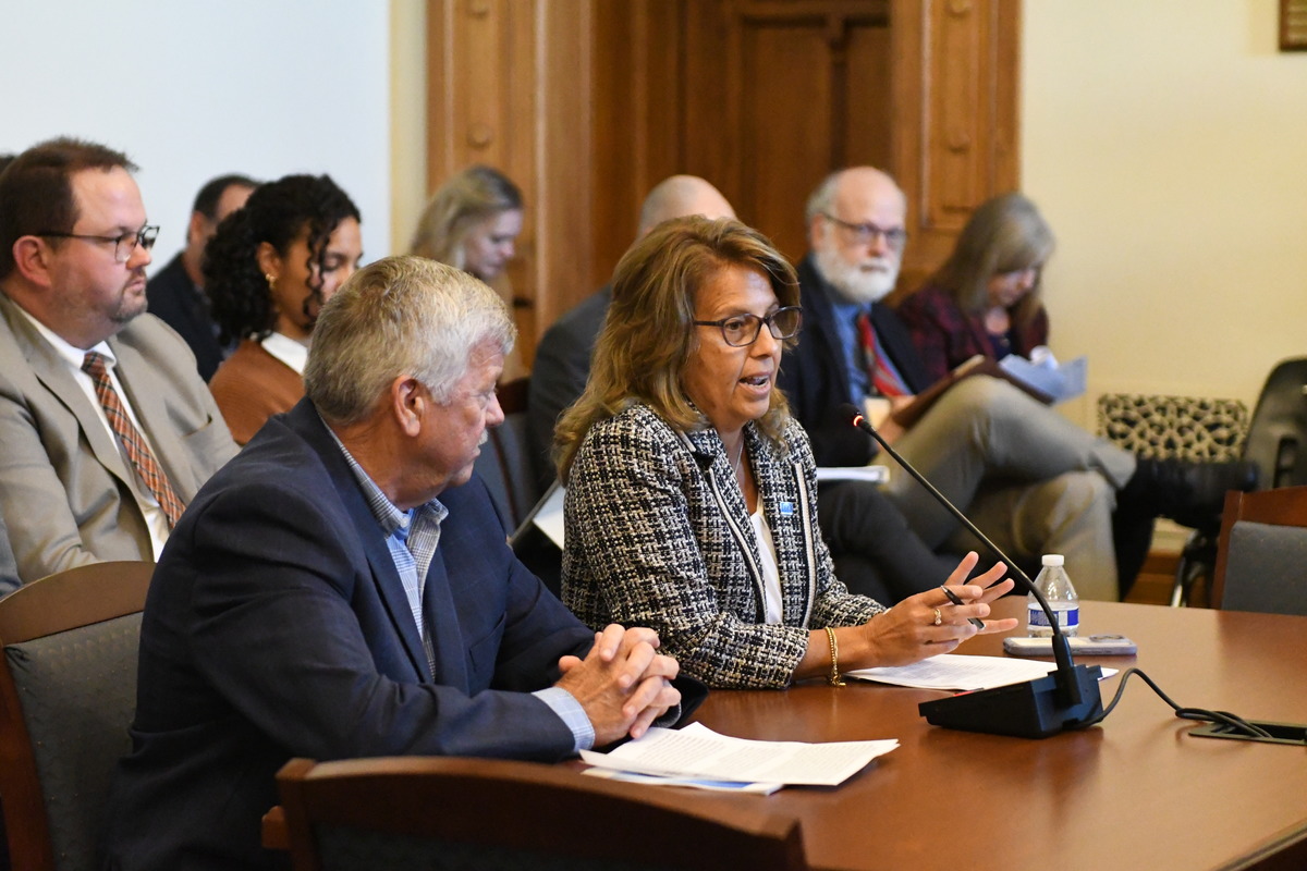 Rep. Michelle Davis and Franklin Mayor Steve Barnett Campaign for