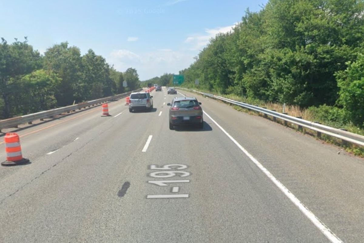 Small Plane Crash on Route 195 in Dartmouth, Massachusetts Claims Two