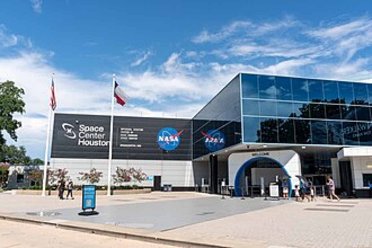 Space Center Houston Stays Open Amidst NASA Furloughs as Government
