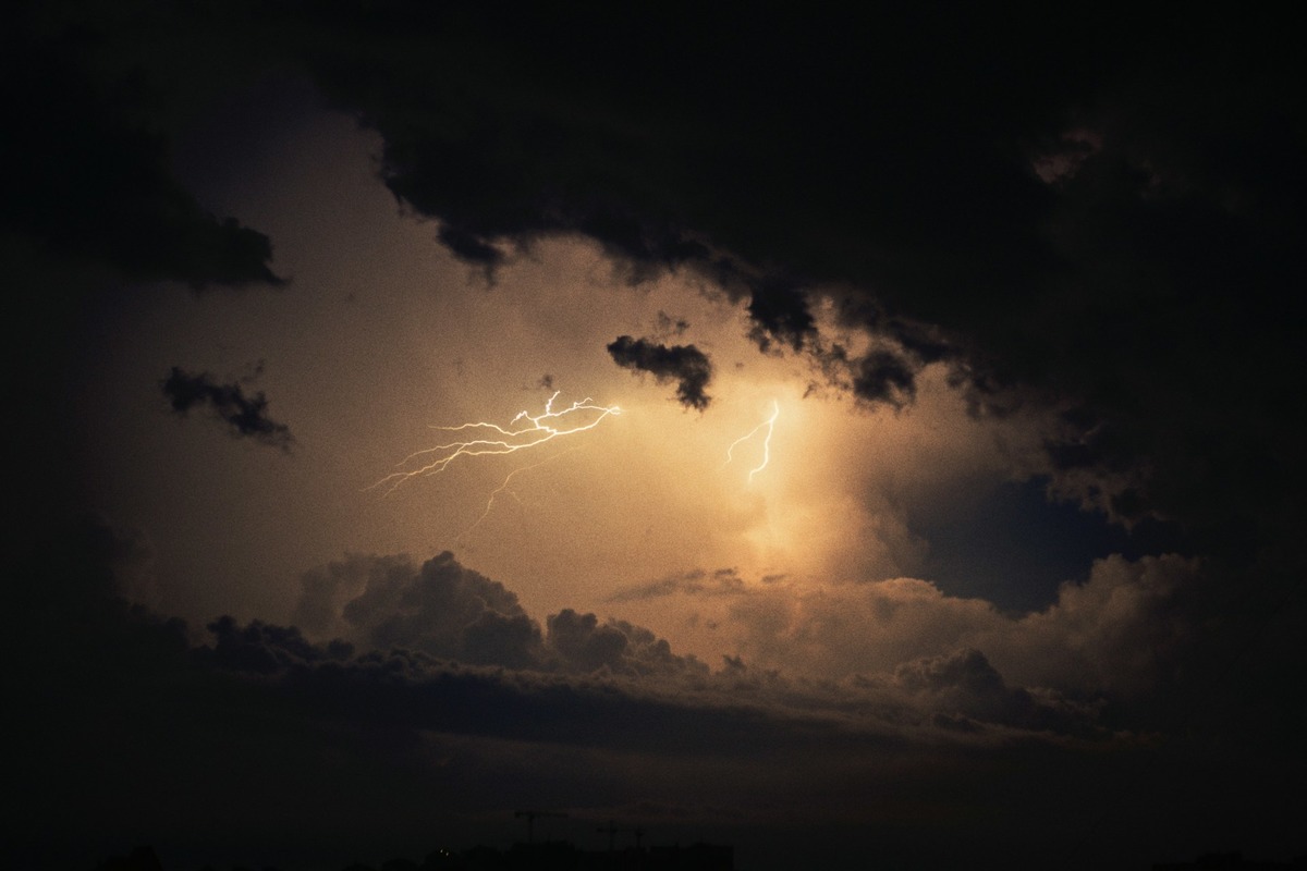 Two Struck by Lightning on Humphreys Peak Near Flagstaff, Rescuers