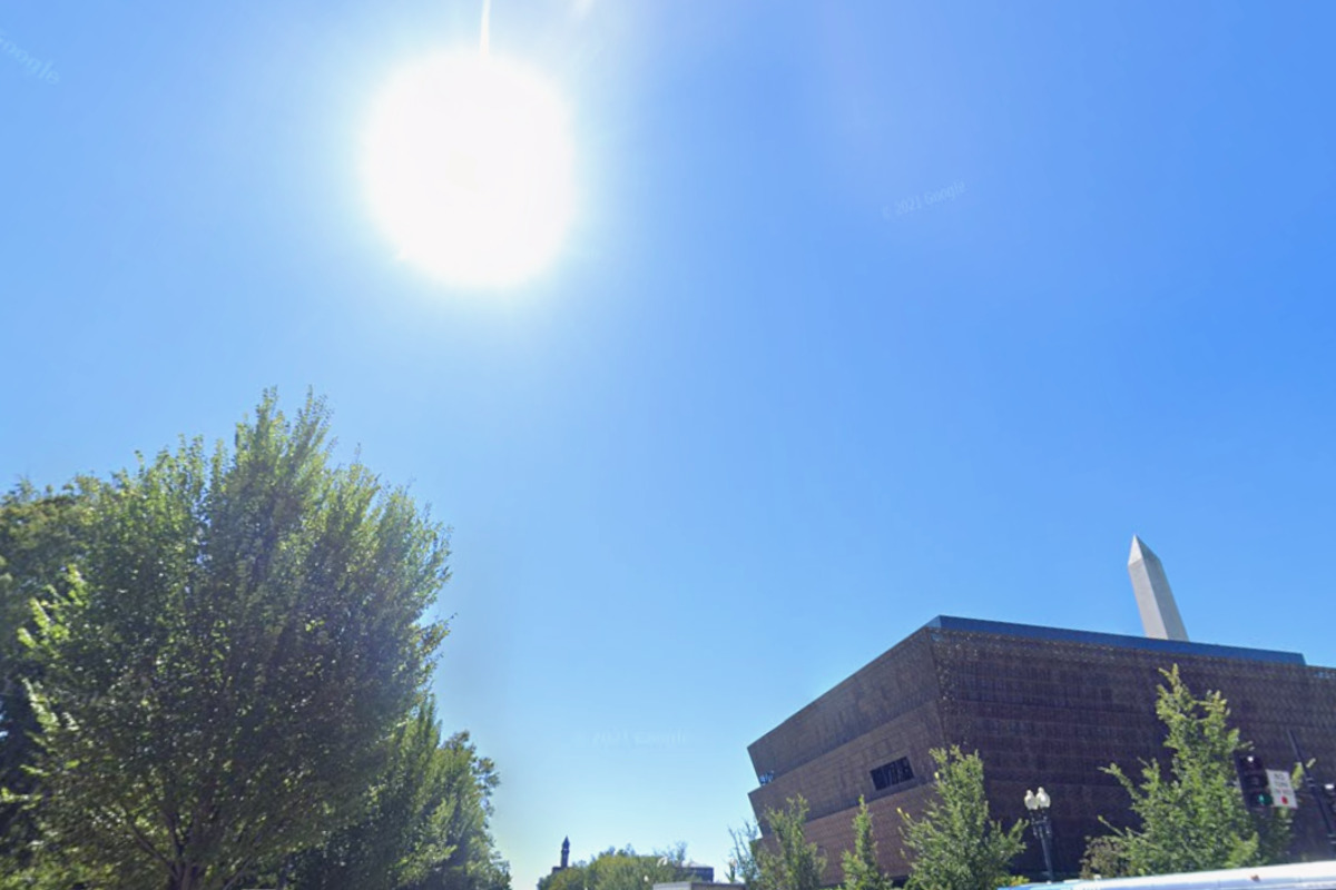 Washington D.C. Welcomes Chilly Autumn Blast with Sunny Days, Frosty