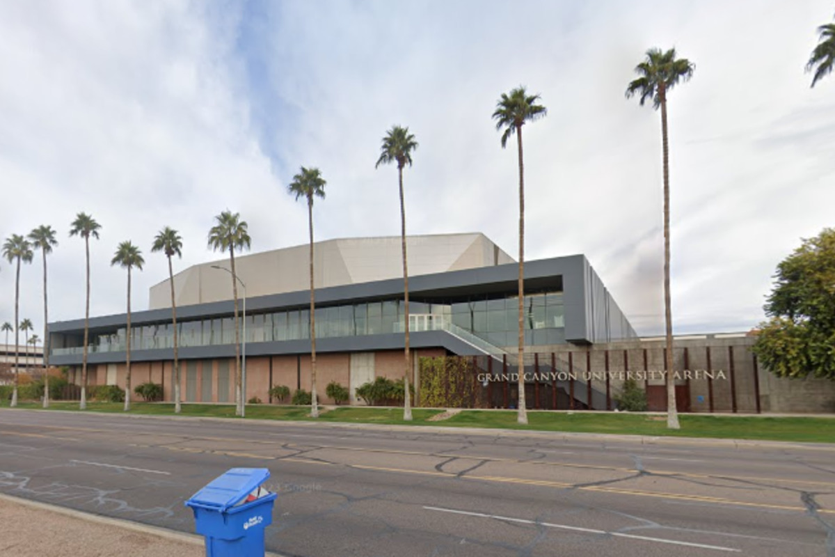 Arizona College Athletes Double as Role Models with New Babysitting