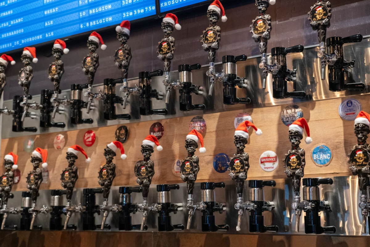 Atlanta Holiday Pop-Up Bar Scene Offers Festive Tour from Buckhead to