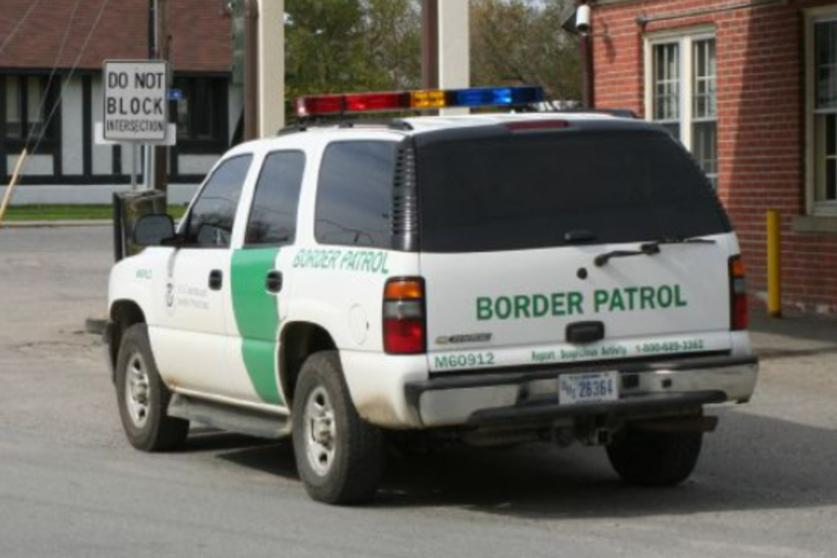 Border Patrol's "Operation Midway Blitz" Faces Mixed Reactions in