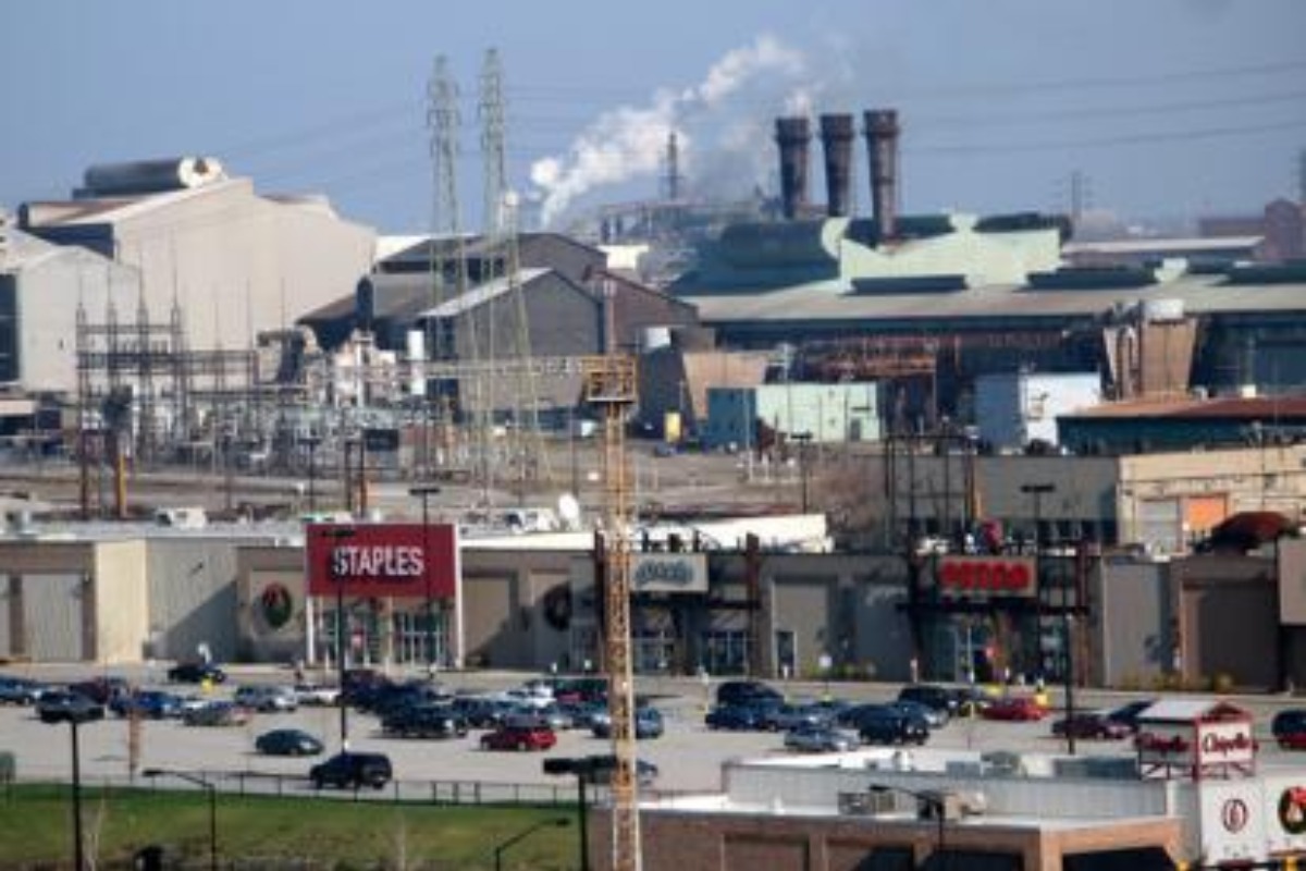 Cleveland Mayor Justin Bibb Bolsters Local Small Businesses with $300K
