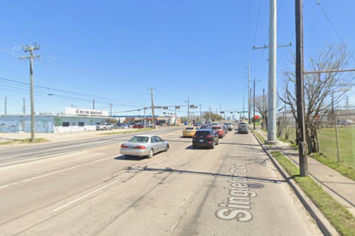 Dallas Police Investigate Fatal Shooting on Singleton Boulevard, Seek