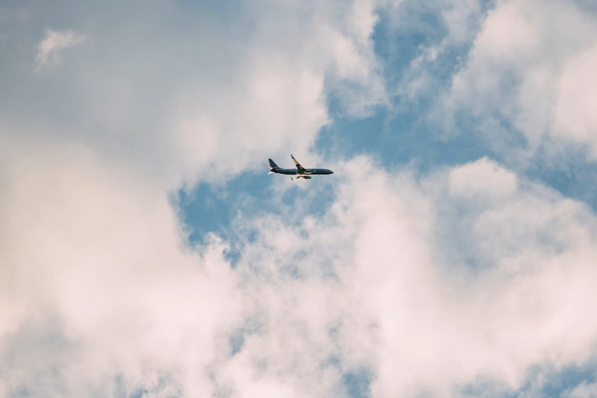 FAA Caps Flight Cutbacks at 6% as Air Traffic Controllers Return