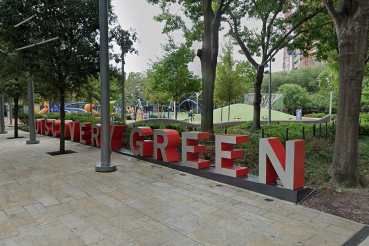 H-Town Frankie Brings Rap-Fueled Holiday Glow-Up To Discovery Green