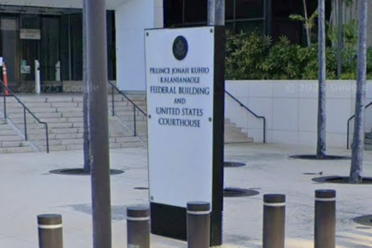 Honolulu Woman Seeks Probation After In-Flight Abuse Case