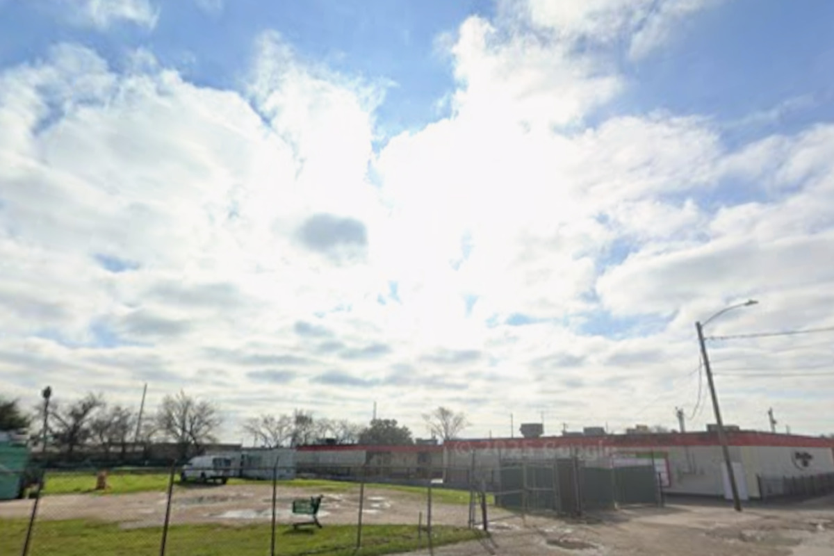 Houston Grapples with Dense Fog Advisory as Visibility Drops, Tips for