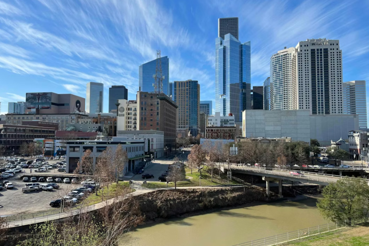 Houston to See Clear, Sunny Thanksgiving as City Continues to Face