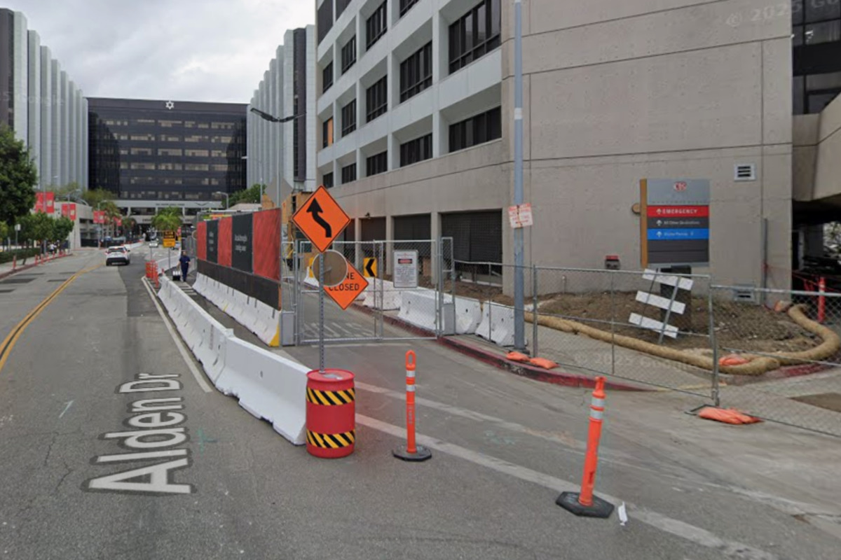 Los Angeles Firefighters Tackle Off-Gassing Lithium-Ion Battery in