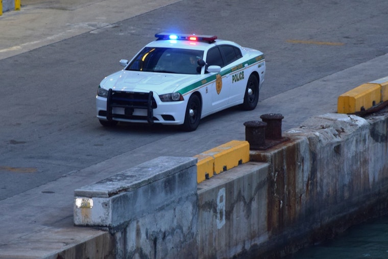 Miami-Dade Police Search for Suspects in $8,000 Jewelry Heist at