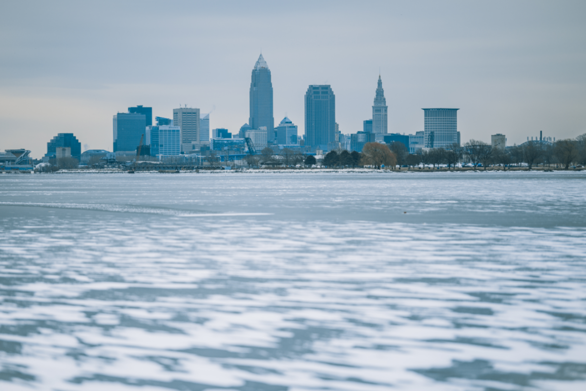 Midwest Maelstrom: Cleveland Anticipates Winds and Snow, Gale Warnings