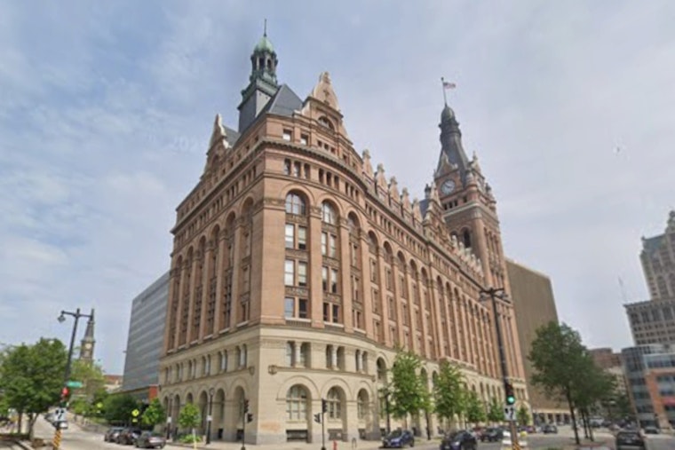 Milwaukee City Hall to Host Latvian Independence Day Celebration