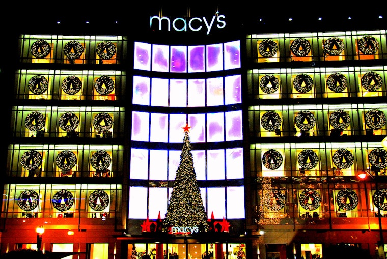 After Nearly 80 Years, Macy’s Union Square Scraps Santa—And SF