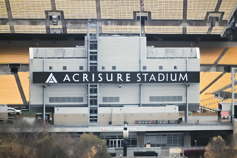 Pittsburgh Buzzes with Excitement as Pitt Faces Notre Dame in Top-25