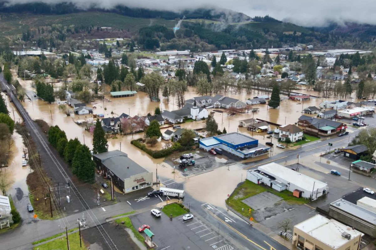 Recovery Efforts Underway After Flooding in Oregon Authorities Urge