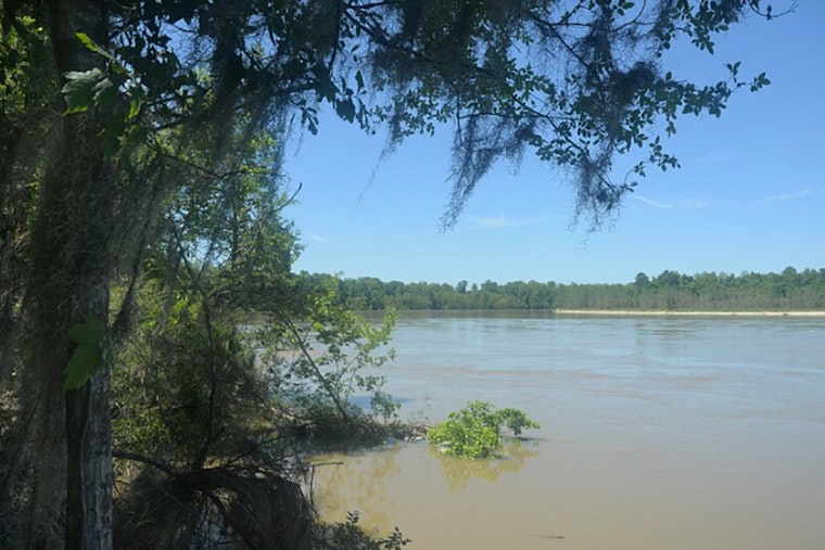 Search Intensifies for Heroic Father Missing After Tragic Kayaking