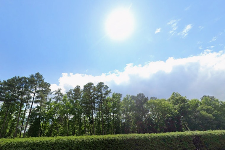 Sunny Skies and Crisp Evenings as Raleigh’s Weather Forecast Promises