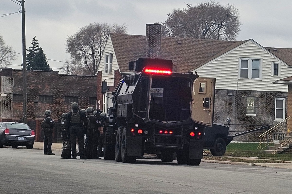Swat Storms East Chicago Block After Predawn Homicide Horror