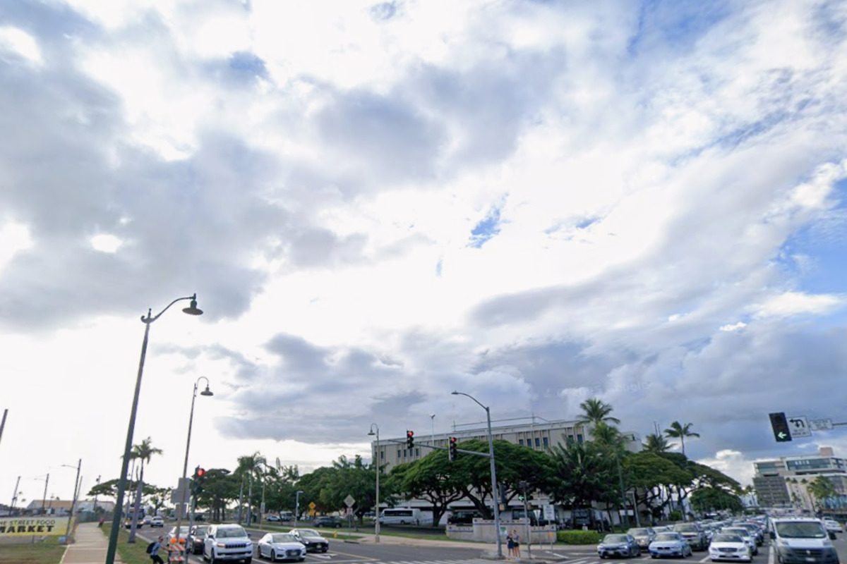 Weekend Calm Precedes Expected Storms in Honolulu as Residents Advised