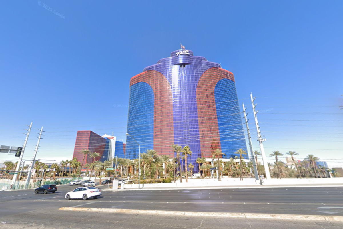 &pizza Rolls The Dice On Rio With First West Coast Shop