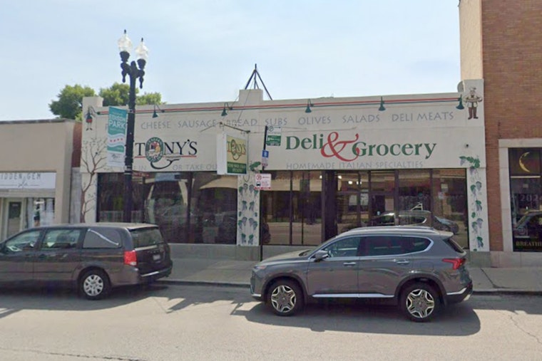 Anthony Rizzo Visits Edison Park’s Tony’s Italian Deli in Show of