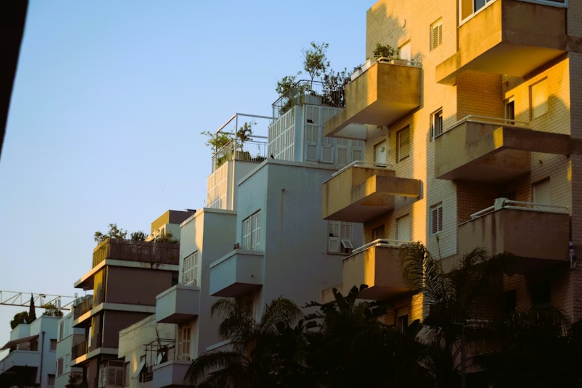 Backyard Homes Creep Into Peninsula Apartment Complexes