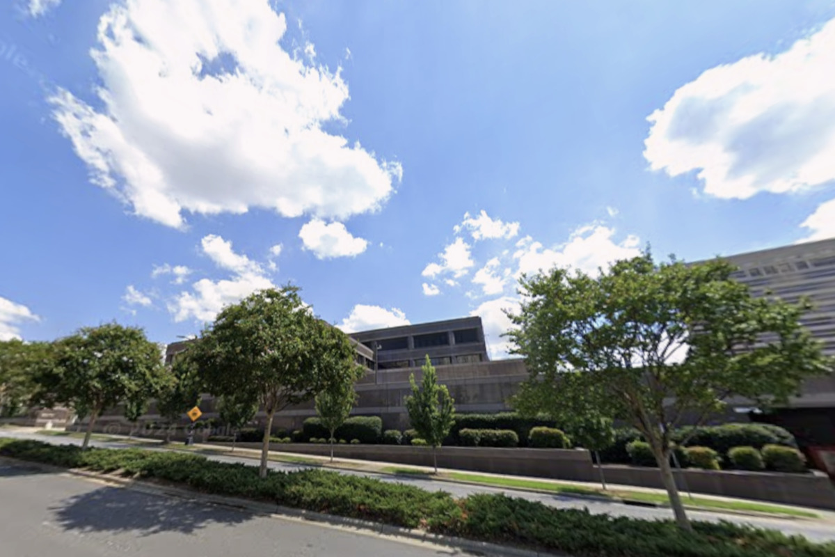 Charlotte Shrouded in Dense Fog as NWS Forecasts Warmer Afternoon and