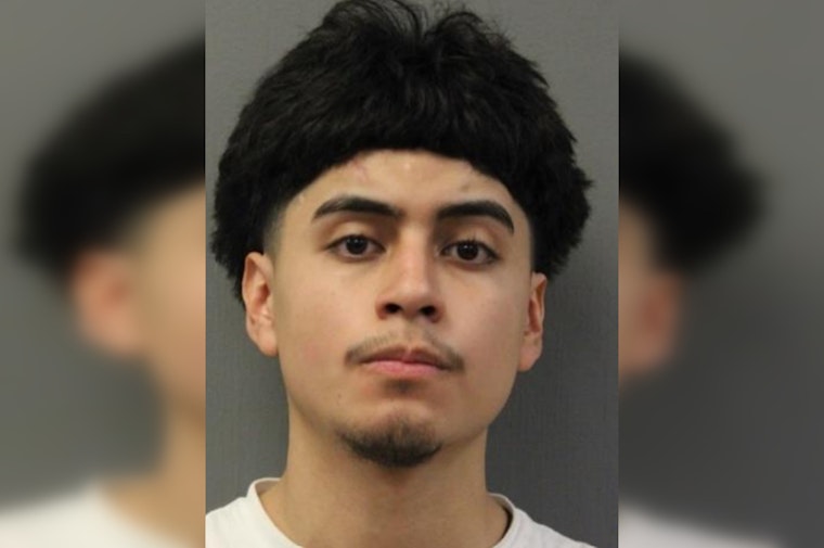 Chicago Man Charged with Armed Robbery of 19-Year-Old Woman in 8th