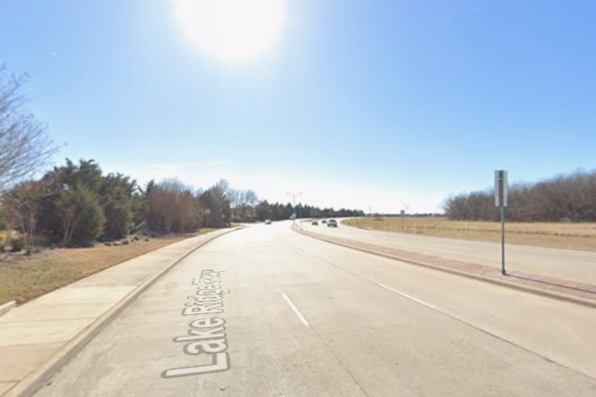 Christmas Night Crash Kills Grand Prairie Man Crossing Lake Ridge