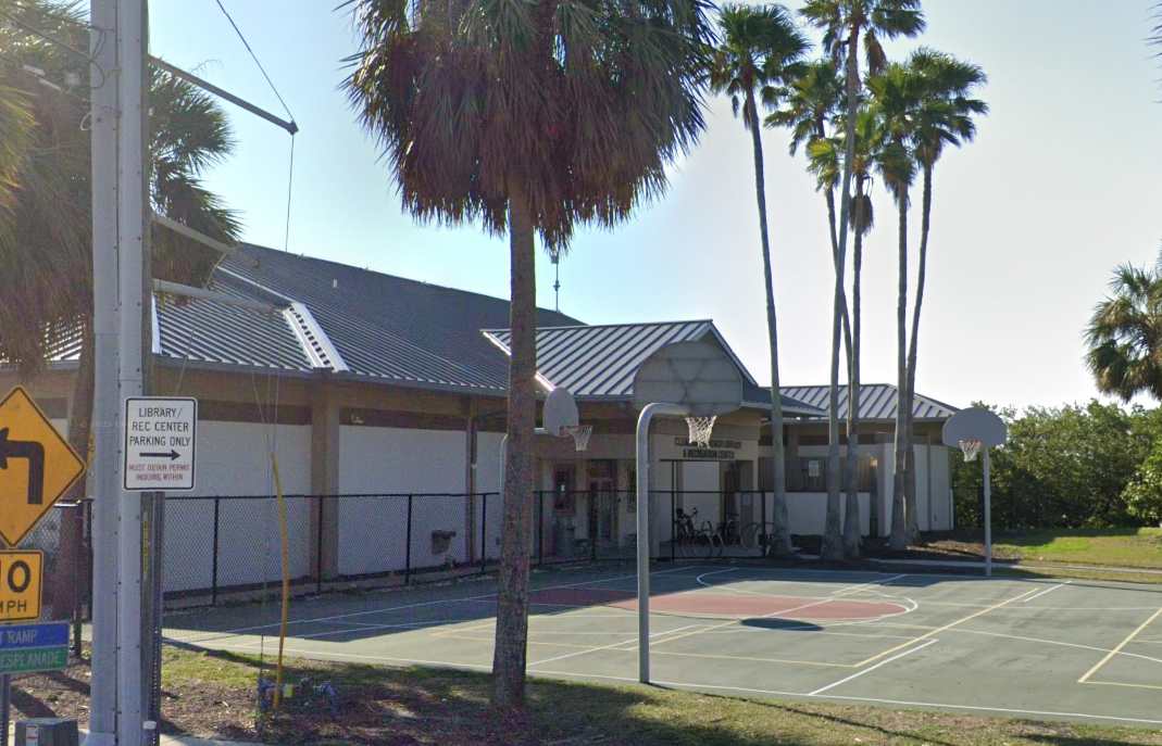 Clearwater Launches Pop-Up Beach Library, Read and Relax by the