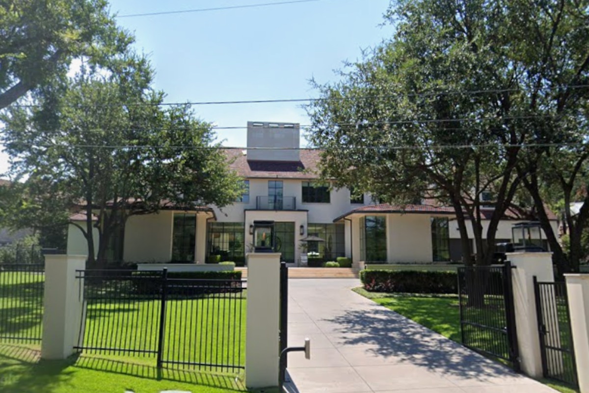 Dallas Mega-Mansions Vanish in 24-Hour, $24 Million Blitz