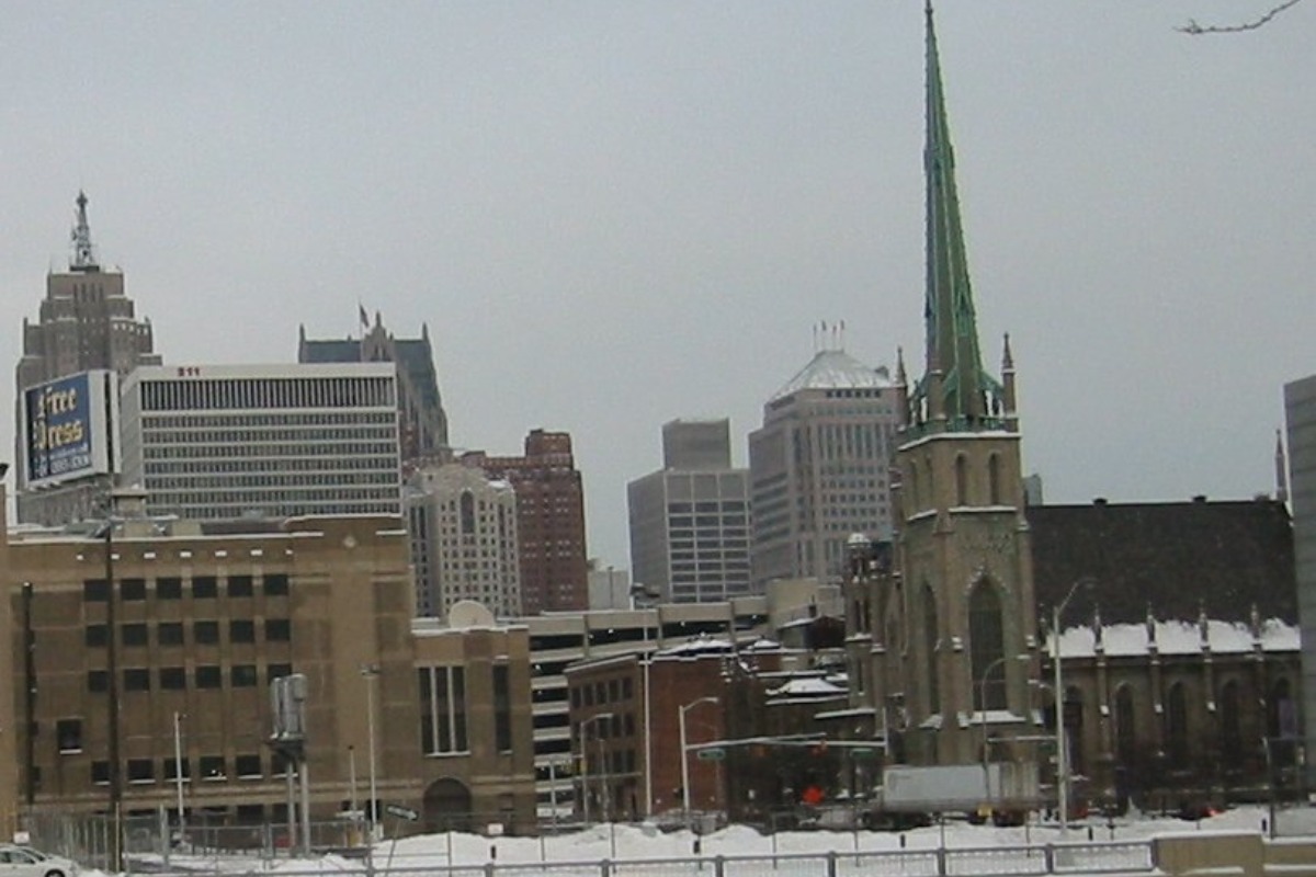 Detroit Braces for Cold Snap: Snow and Slick Roads in Weather Forecast