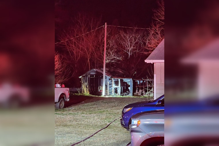 Firefighters Contain Blaze at Outbuilding in Lincoln County,